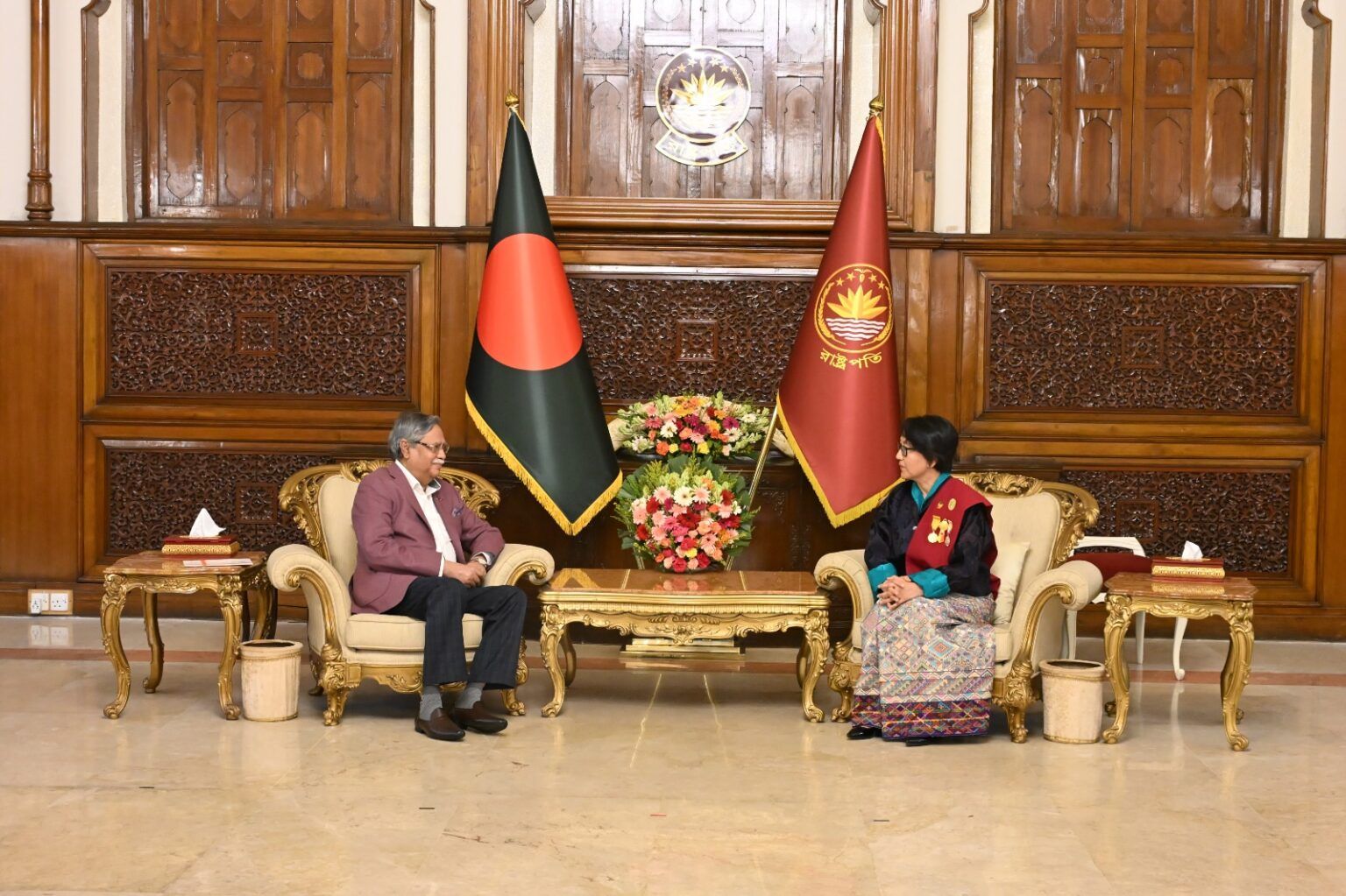 Dasho Karma Hamu Dorjee presents her Letter of Credence – Ministry of ...